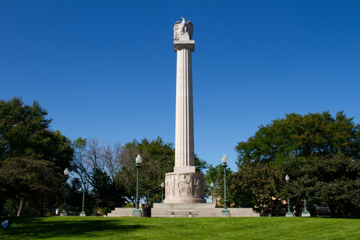 Logan Square Apartments for Rent | Beal Properties